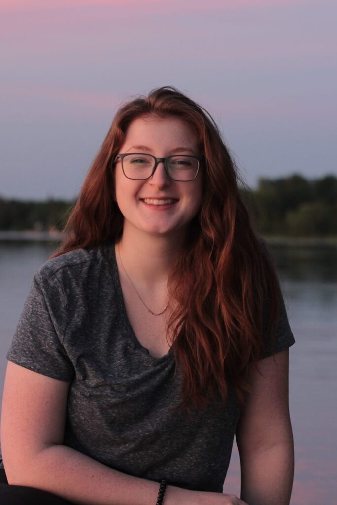 Emma Barrett Headshot | Bandology